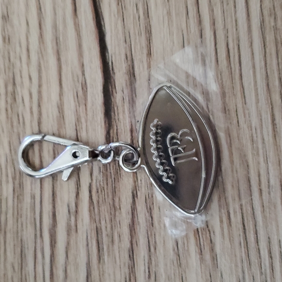 Fenty Beauty | Bags | Brand New Fenty Beauty Bag Superbowl Exclusive ...